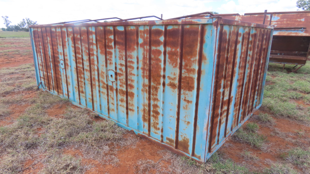 LOT 47 - Morgan grain bin, 4.57mt x 2.4mt x 1.55mt, | AuctionsPlus