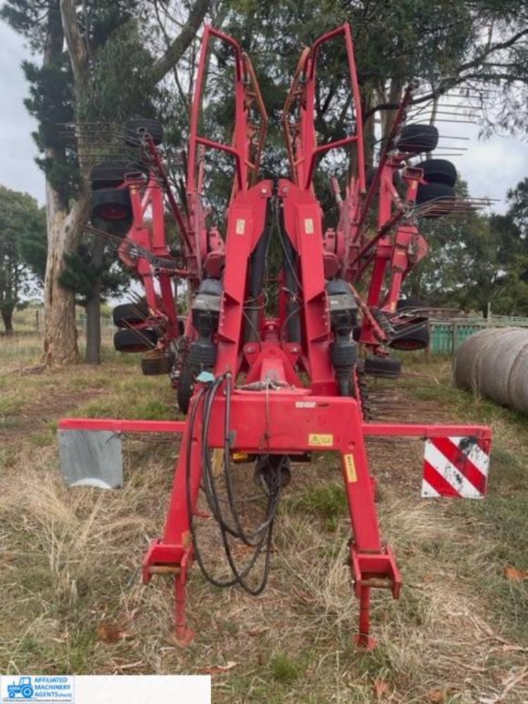 Lot 47 - Lely Hay Rake - Hibiscus 1015 Twin Rotary | AuctionsPlus