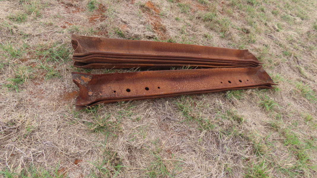 LOT 78 - Steel sleepers x 6 | AuctionsPlus