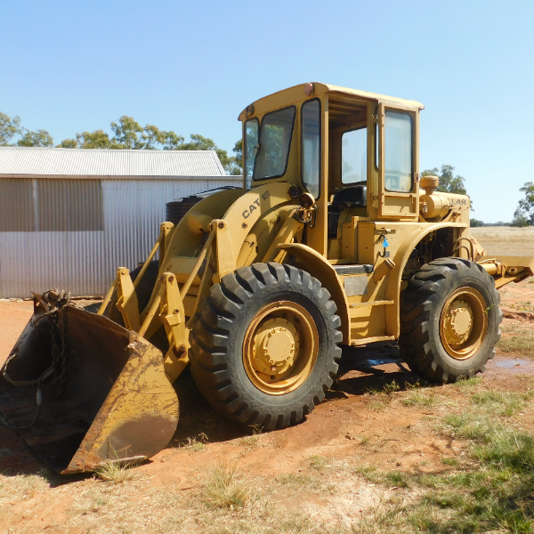 Lot 7 - Cat 922 Traxcavator with bucket & ripper. | AuctionsPlus