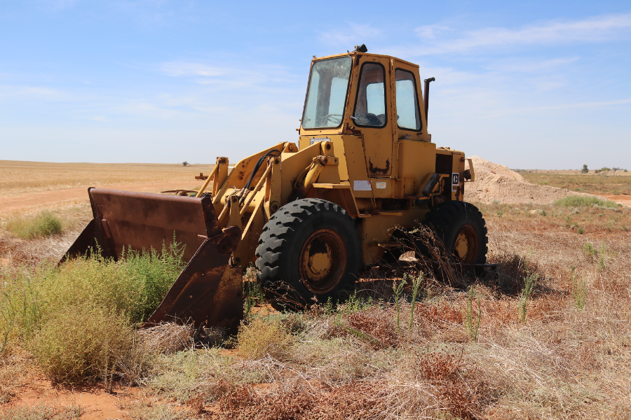 Lot 7 - CAT 930 FEL, w/- 4 in 1 bucket. | AuctionsPlus