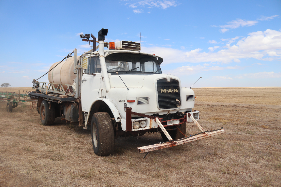 Lot 15 - MAN 15-168 x 4WD tray truck (1983 built). | AuctionsPlus