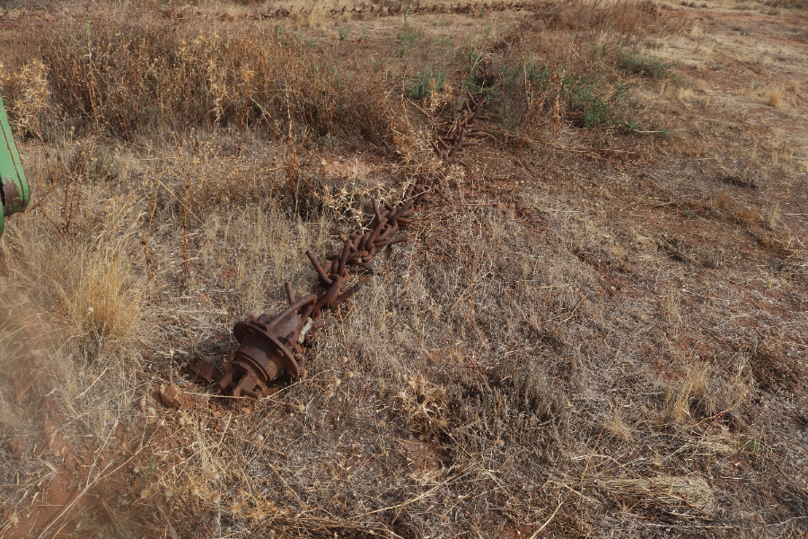 Lot 45 - Prickle chain, 60’, w/- part frame. | AuctionsPlus