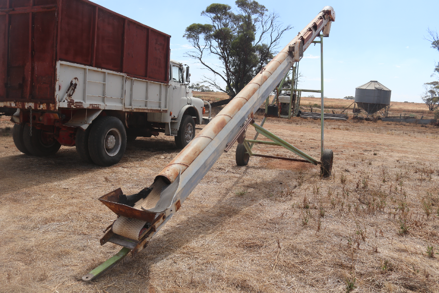 Lot 65 - Tubulator belt auger w/- 9hp Honda motor. | AuctionsPlus
