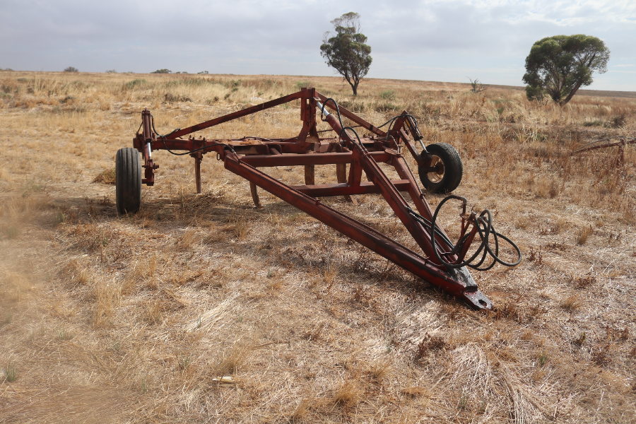 Lot 81 - Heavy duty hydraulic ripper. | AuctionsPlus