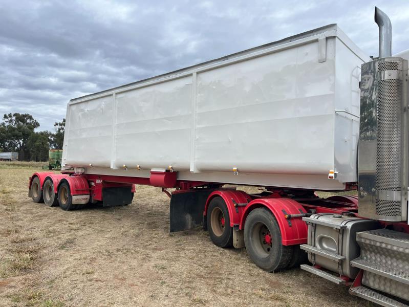 Lot 2 - Moore Tipper Trailer | AuctionsPlus