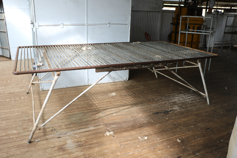 Lot 22 - Woolshed wool table - steel | AuctionsPlus