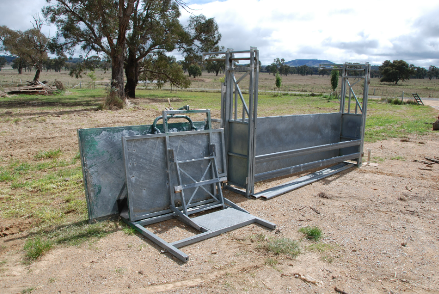 Lot 32 - Red River calf race and marking cradle | AuctionsPlus