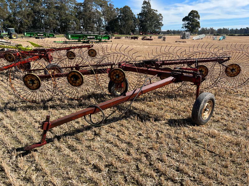 Lot 321 - A F Martin Hay Rake | AuctionsPlus