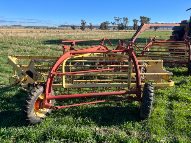 Lot 35 - 56 Roller Bar Rake | AuctionsPlus
