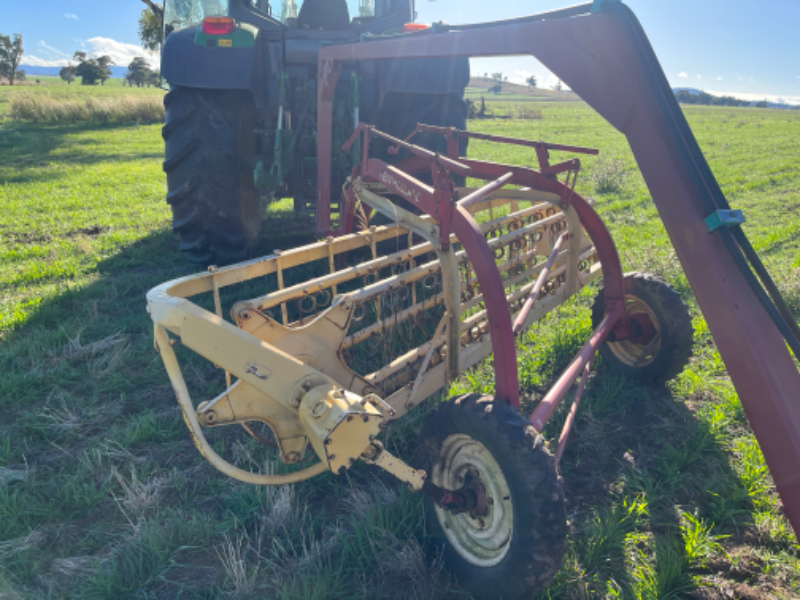 Lot 36 - Super 56 Roller Bar Rake | AuctionsPlus