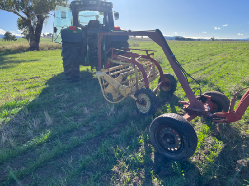 Lot 37 - Hitch for roller bar rakes | AuctionsPlus