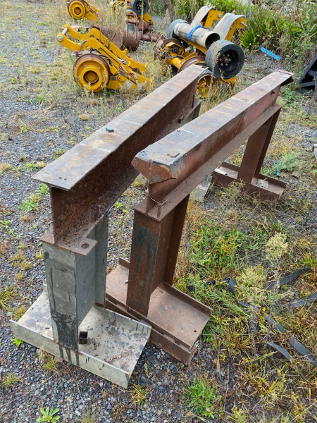 Lot 24 - HEAVY DUTY WORK TRESTLES | AuctionsPlus
