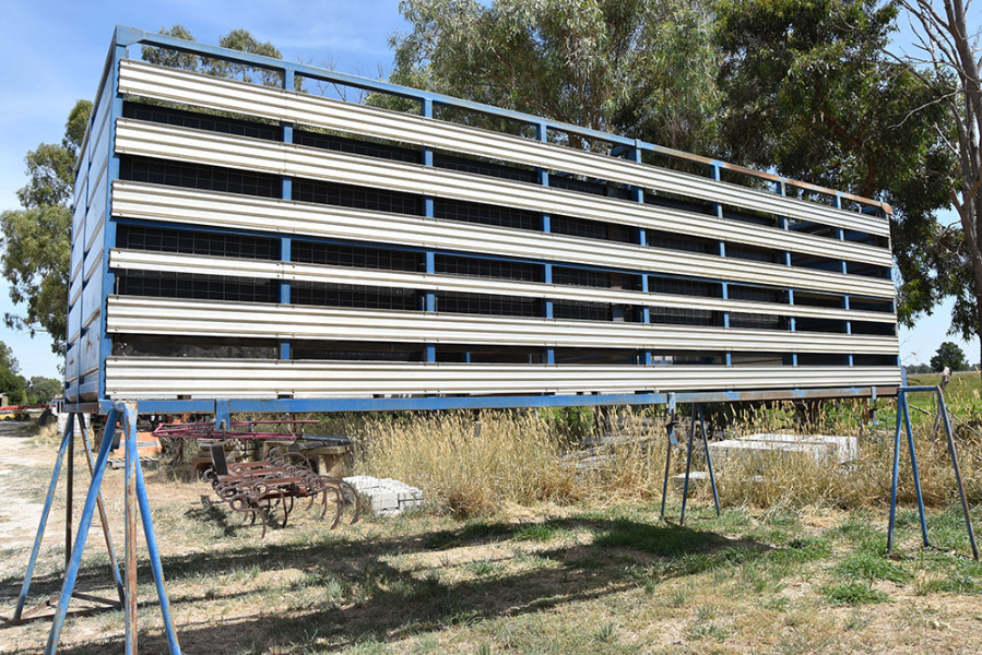 Lot 5 - 22ft x 8ft Duncan Stock Crate | AuctionsPlus