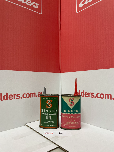 Lot 5 - 2 singer small oilers | AuctionsPlus