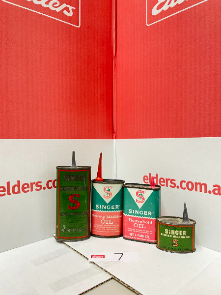Lot 7 - 4 singer oilers | AuctionsPlus