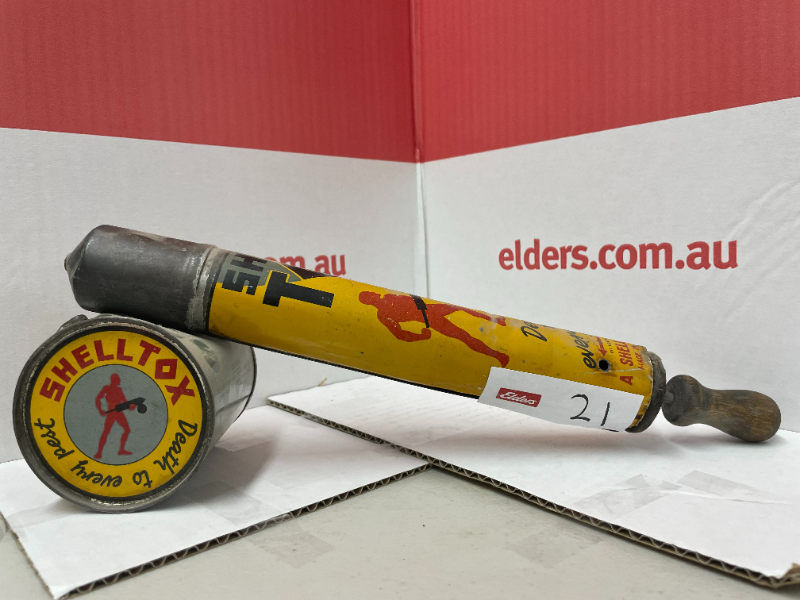Lot 21 - shell insect sprayer | AuctionsPlus