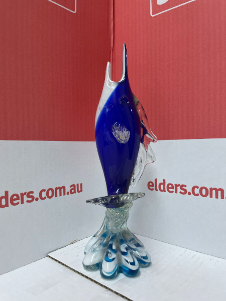 Lot 32 - Murano blue and white fish glassware | AuctionsPlus