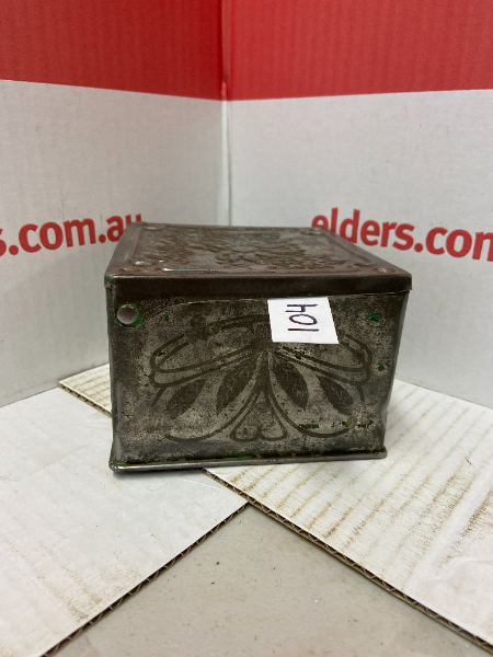 Lot 104 - griffiths tea small square tin | AuctionsPlus