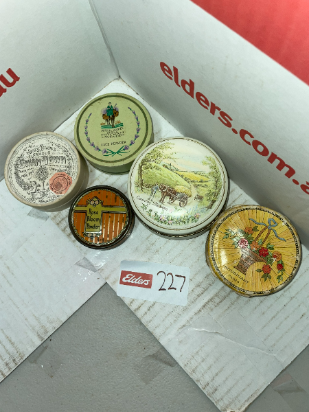 Lot 227 - Henry Tetlow swan down complexion powder box and others ...