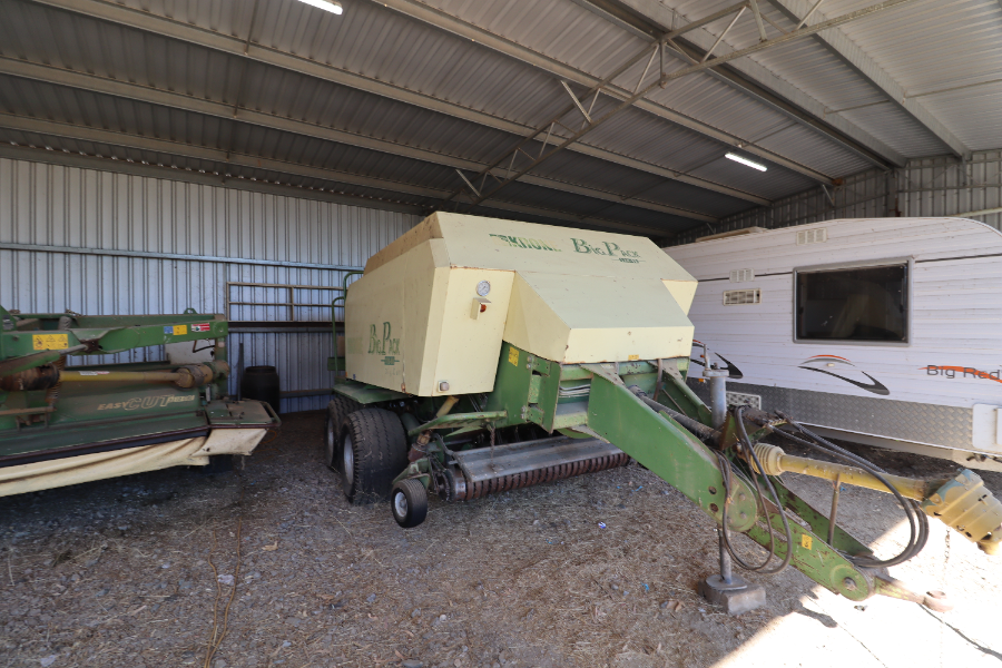 Lot 14 - Krone Square Baler | AuctionsPlus
