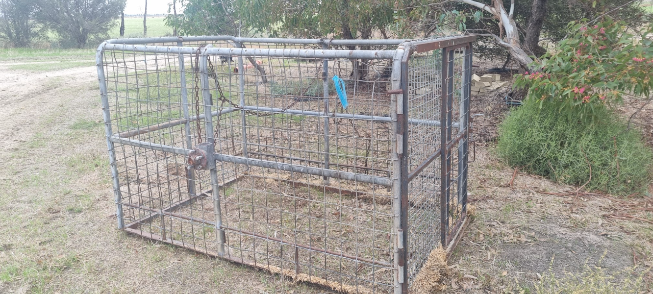Lot 24 - Ute Stock Crate | AuctionsPlus