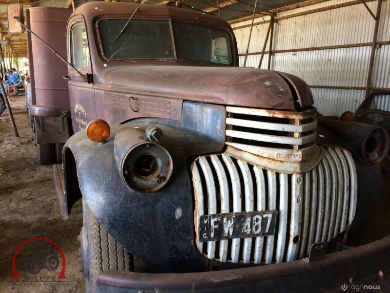 Lot 19 - Chevrolet 'Maple Leaf' truck 1943 | AuctionsPlus