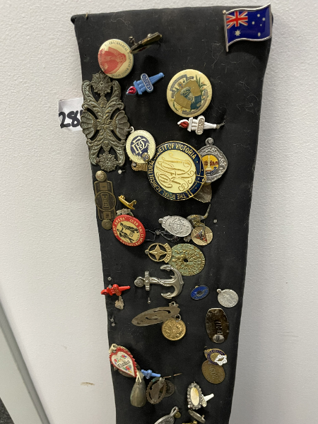 Lot 284 - lot of pins and badges collection | AuctionsPlus
