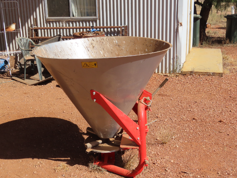 Lot 27 - Agrex Spreader | AuctionsPlus