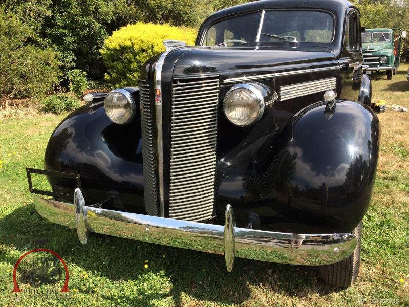 Lot 2 - 1937 Buick, straight 8 | AuctionsPlus