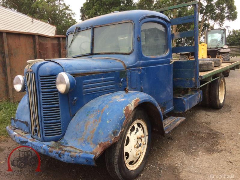 Lot 22 - Austin tray truck 1946 | AuctionsPlus