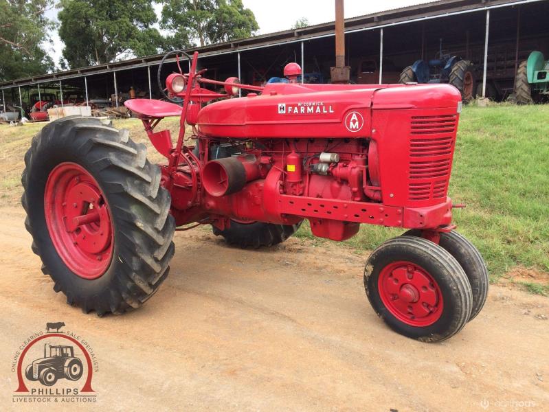 Lot 33 - Mc Cormick Farmall AM tractor | AuctionsPlus