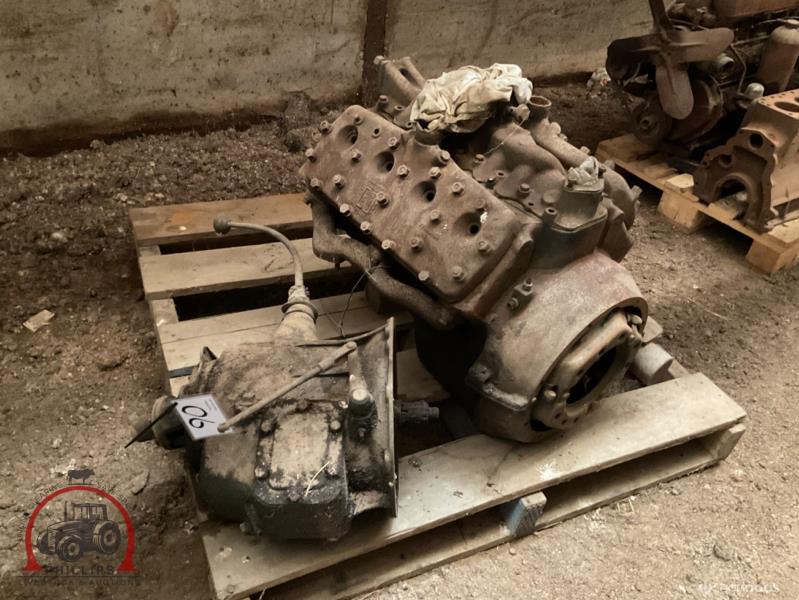 Lot 90 - Flat V8 motor and gearbox | AuctionsPlus