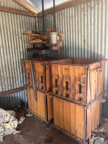 Wool Press - Wool Press | AuctionsPlus