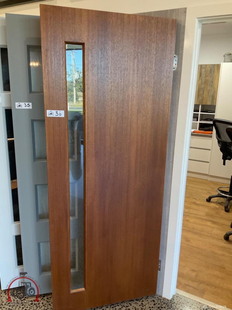 Lot 36 - Hume XN1 door, 2040mm x 820mm x 40mm | AuctionsPlus