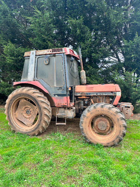Lot 80 - Case International 895 4WD Tractor | AuctionsPlus