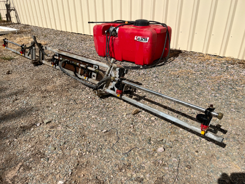 Lot 147 - Selecta 100 litre Spray Unit with 3m Boom | AuctionsPlus
