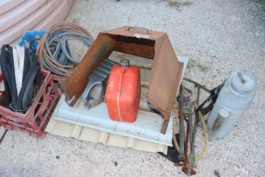 Lot 204 - Old Rega Knapsack, Belts, Jerry Can | AuctionsPlus