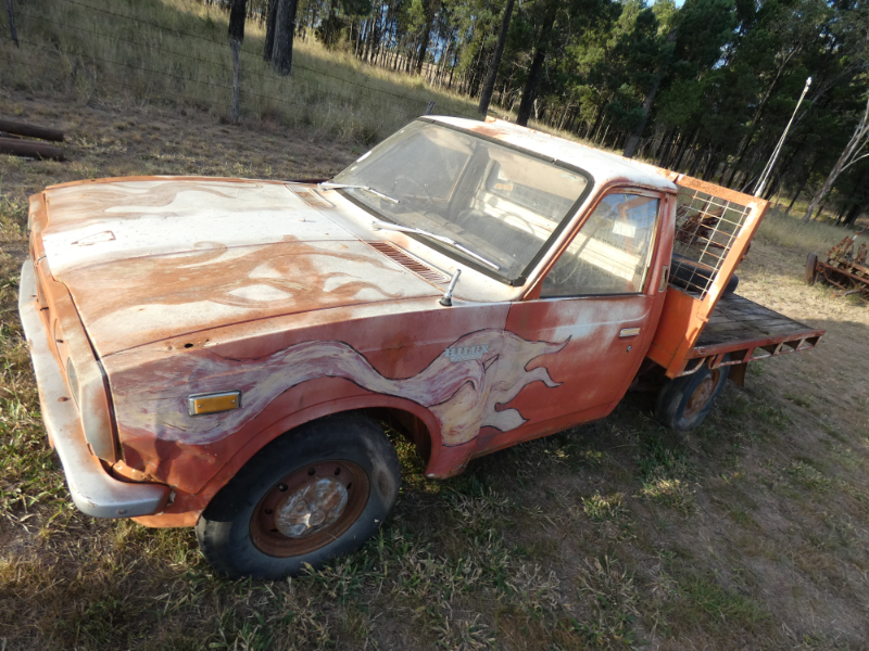 Lot 347 - Old Hilux Ute | AuctionsPlus