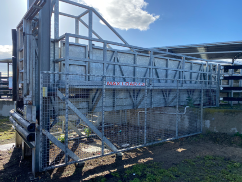 Lot 1 - 4.3 Tonne Multi Deck - Double Deck Loading Ramp | AuctionsPlus