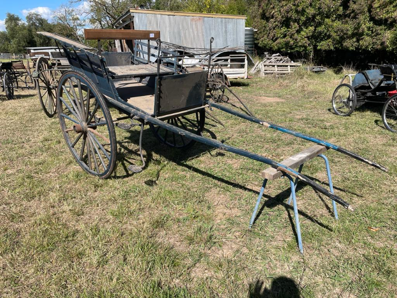 Lot 59 - Polo Cart | AuctionsPlus