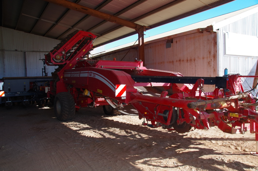 Lot 173 - Grimme GT 170 potato harvester (50mm webs & rear deviner webs ...