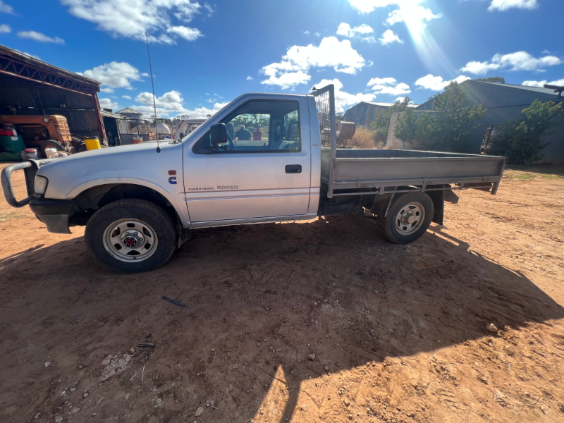 Lot 10 - 2000 Holden Rodeo Utility, | AuctionsPlus