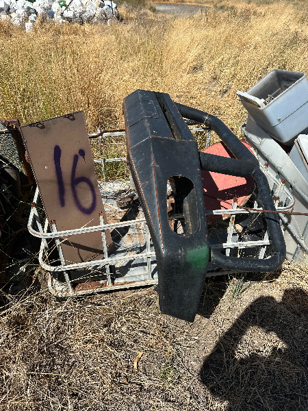 Lot 16 - 79 series Land Cruiser bull bar | AuctionsPlus