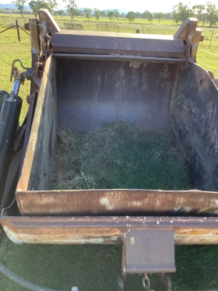 Lot 2 - Britstand Hydraulic Scoop Bucket | AuctionsPlus