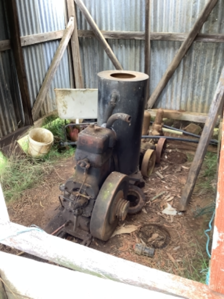 Lot 28 - Antique southern cross pump | AuctionsPlus