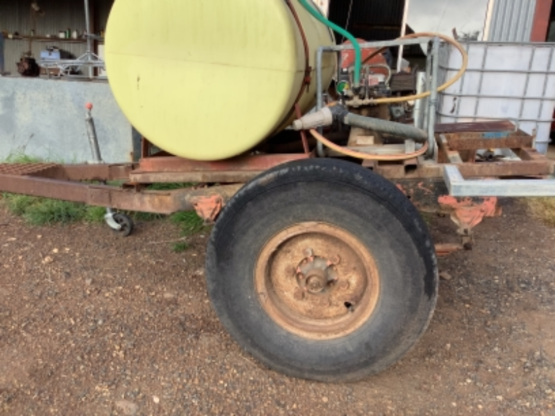 Lot 54 - Quick Spray unit | AuctionsPlus