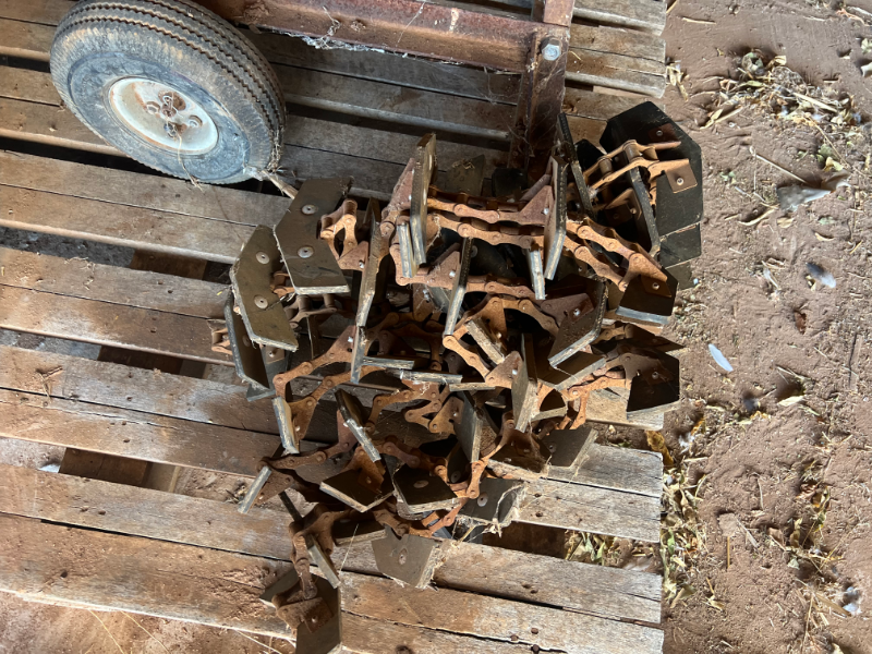 Lot 45 - Breaker points & Elevator chain | AuctionsPlus