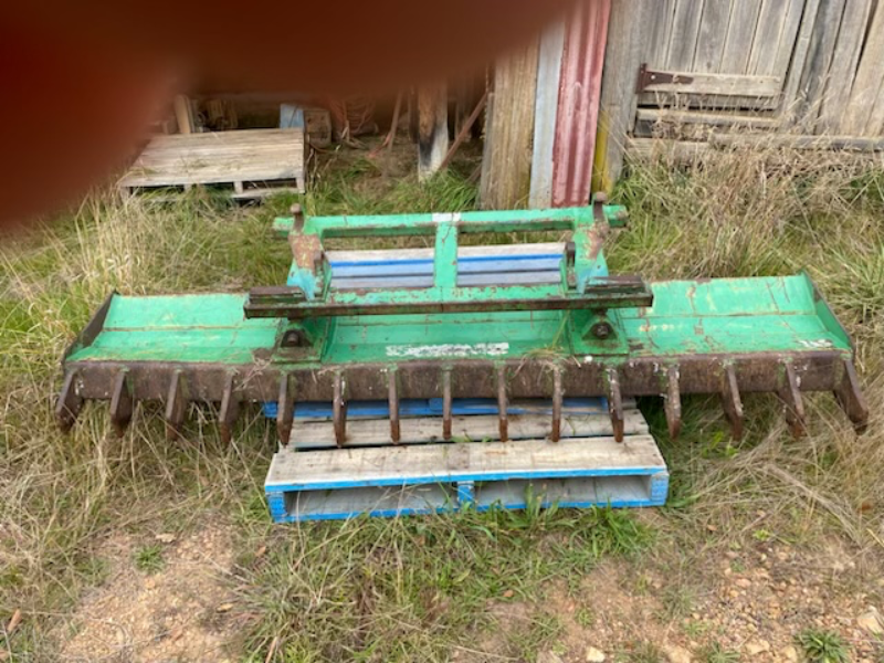 Lot 33 - McCormack Stick rake | AuctionsPlus