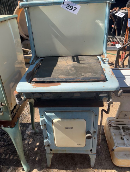 Lot 297 - Parkinson Blue Sunray Stove | AuctionsPlus